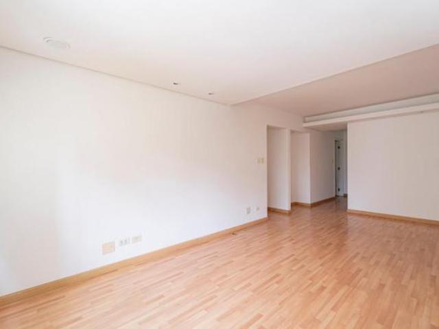 Apartamento para venda em Moema com 2 quartos, 85m²