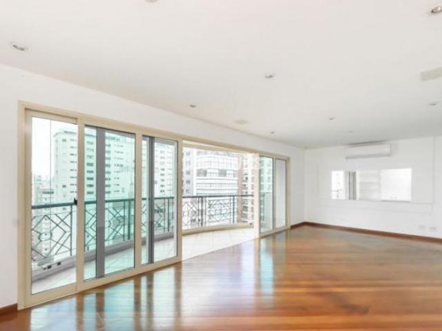 Apartamento para venda em Moema com 2 quartos, sendo 2 suítes, 138m²