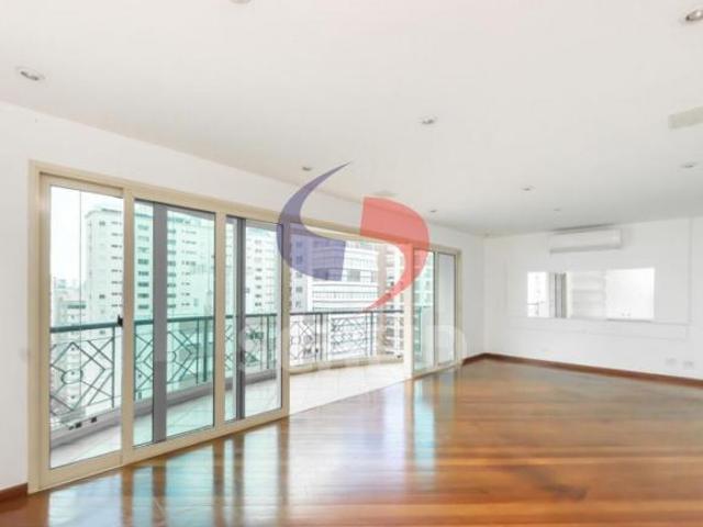 Apartamento para venda em Moema com 2 quartos, sendo 2 suítes, 138m² 3 vagas