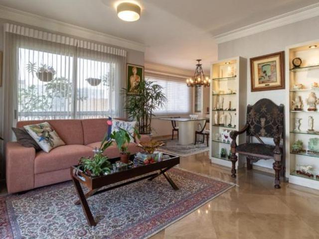 Apartamento para venda em Moema com 2 quartos, sendo 2 suítes, 165m²