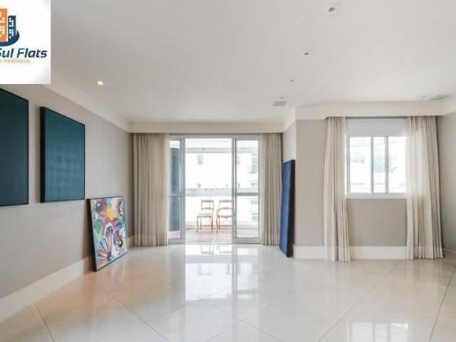 Apartamento para venda em Moema com 3 quartos, sendo 3 suítes, 124m²