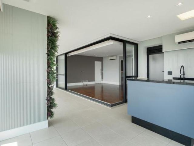 Apartamento para venda em Moema com 3 quartos, sendo 3 suítes, 184m²