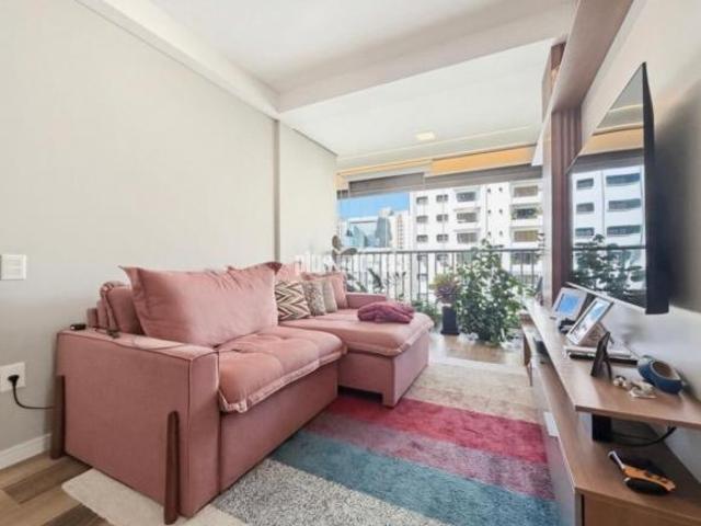 Apartamento para venda em Moema com 3 quartos, sendo 1 suíte, 85m²