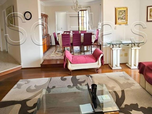 Apartamento para venda em Moema de 220.00m² com 4 Quartos, 2 Suites e 3 Garagens