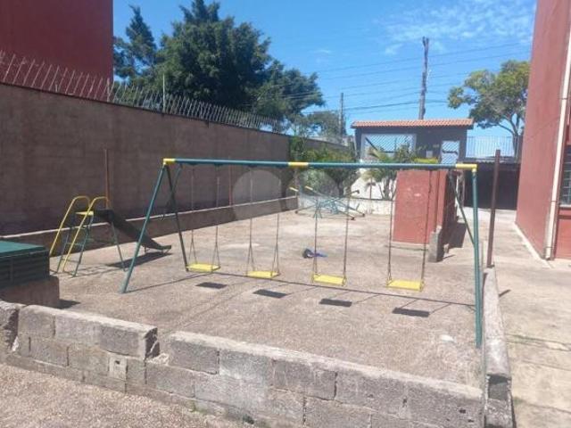 Apartamento para venda em Morada Das Vinhas de 43.00m² com 2 Quartos e 1 Garagem