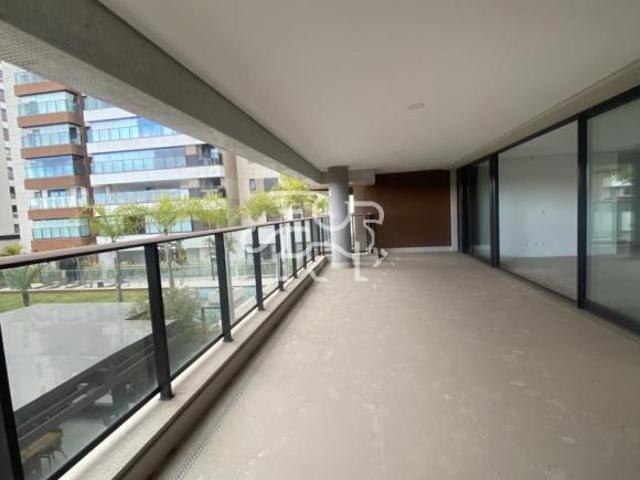 Apartamento para venda em Morumbi de 230.00m² com 4 Quartos, 4 Suites e 4 Garagens