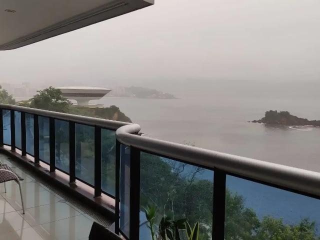 Apartamento para Venda em Niterói/RJ Boa Viagem 4 Quartos