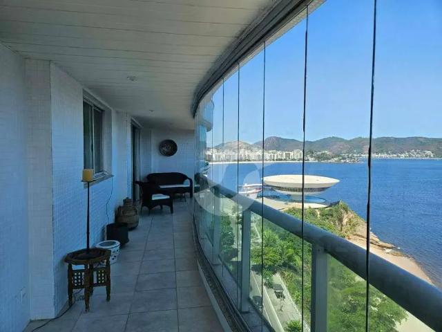 Apartamento para Venda em Niterói/RJ Boa Viagem 4 Quartos