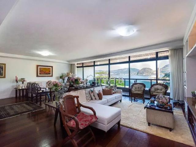 Apartamento para Venda em Niterói/RJ Boa Viagem 5 Quartos