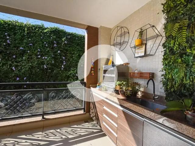 Apartamento para Venda em Niterói/RJ Camboinhas 4 Quartos