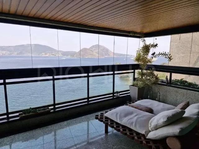 Apartamento para Venda em Niterói/RJ Ingá 4 Quartos