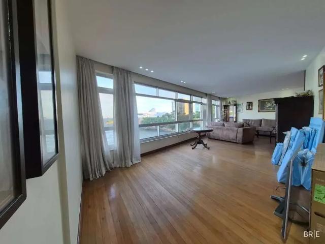 Apartamento para Venda em Niterói/RJ Ingá 4 Quartos