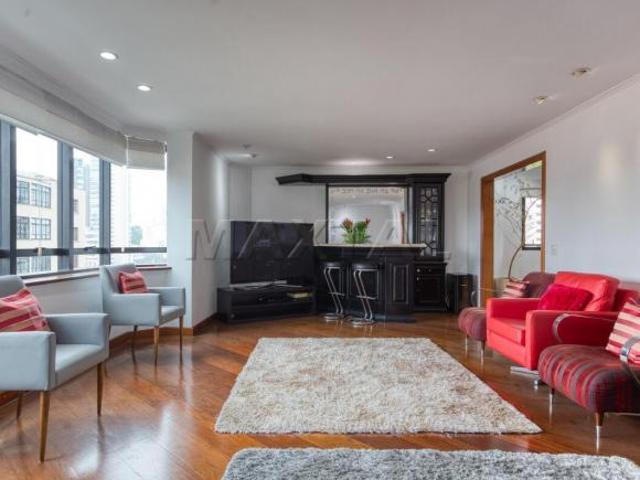 Apartamento para venda em Aclimação com 4 quartos, sendo 2 suítes, 236m², lazer completo