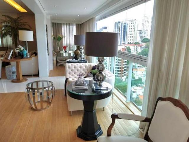 Apartamento para venda em Aclimação com 4 quartos, sendo 4 suítes, 234m²