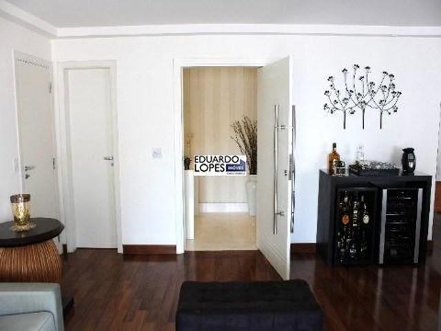 Apartamento para venda em Aclimação de 234.00m² com 4 Quartos, 4 Suites e 4 Garagens