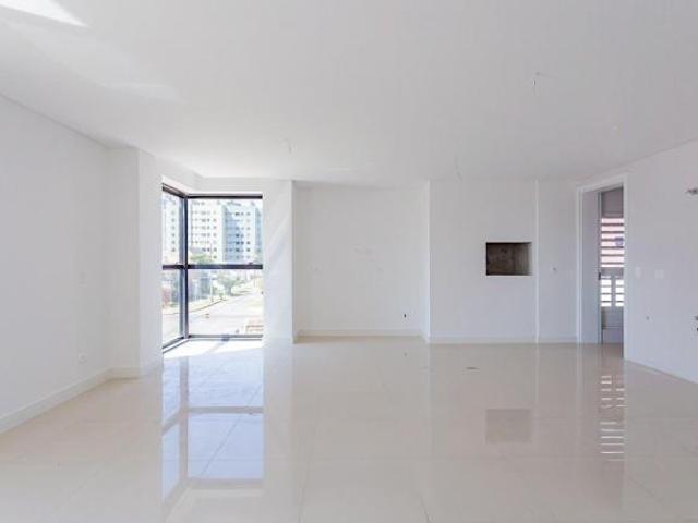 Apartamento para venda em Água Verde de 134.00m² com 3 Quartos, 1 Suite e 2 Garagens