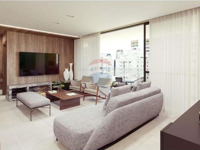 Apartamento para venda em Água Verde de 154.00m² com 3 Quartos, 3 Suites e 2 Garagens