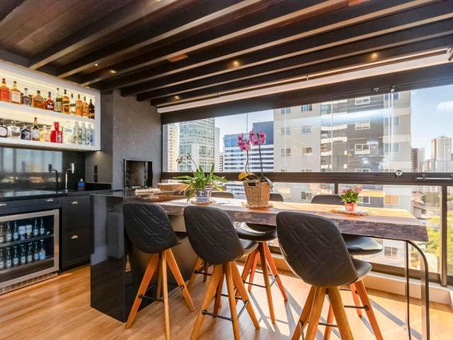 Apartamento para venda em Água Verde em Curitiba Paraná de 184.00m² com 3 Quartos, 2 Suítes e 3 Garagens