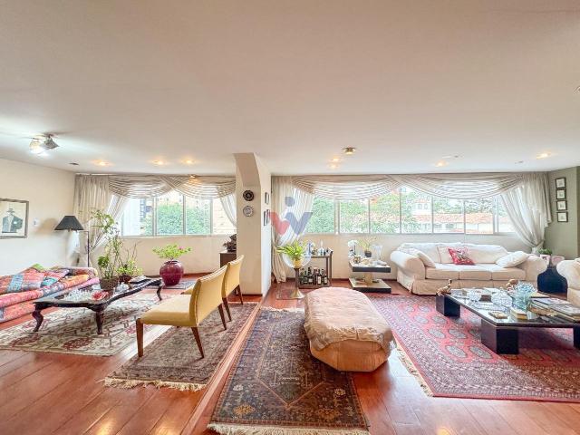 Apartamento para venda em Água Verde em Curitiba Paraná de 262.00m² com 2 Quartos, 2 Suítes e 3 Garagens