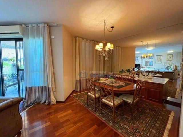 Apartamento para venda em Alto de 220.00m² com 3 Quartos e 3 Garagens