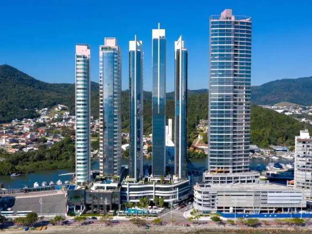 Apartamento para Venda em Balneário Camboriú/SC Barra Sul 4 Quartos