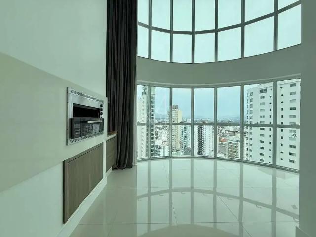 Apartamento para Venda em Balneário Camboriú/SC Centro 4 Quartos