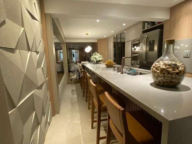 Apartamento para Venda em Balneário Camboriú/SC Centro 4 Quartos