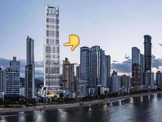 Apartamento para Venda em Balneário Camboriú/SC Centro 4 Quartos