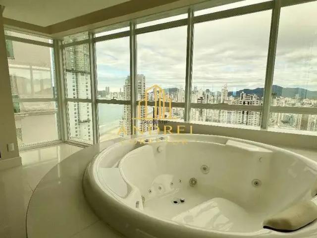 Apartamento para Venda em Balneário Camboriú/SC Centro 4 Quartos