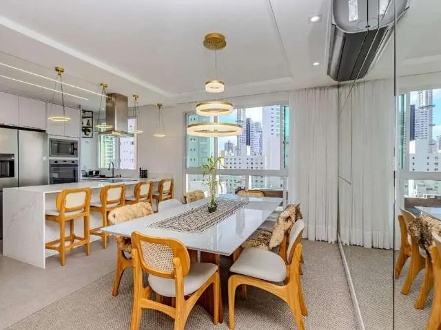 Apartamento para Venda em Balneário Camboriú/SC Centro 4 Quartos