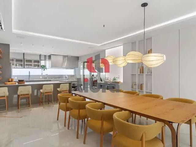 Apartamento para Venda em Balneário Camboriú/SC Centro 4 Quartos