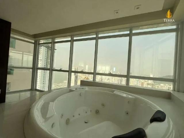 Apartamento para Venda em Balneário Camboriú/SC Centro 4 Quartos