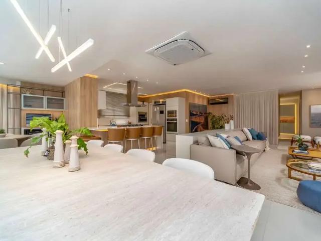 Apartamento para Venda em Balneário Camboriú/SC Centro 4 Quartos