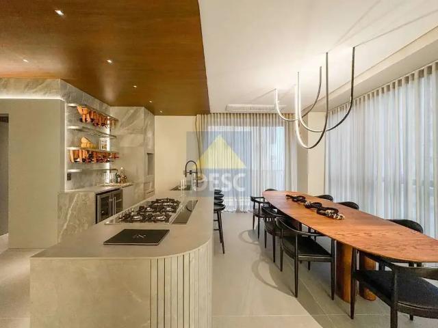 Apartamento para Venda em Balneário Camboriú/SC Centro 4 Quartos