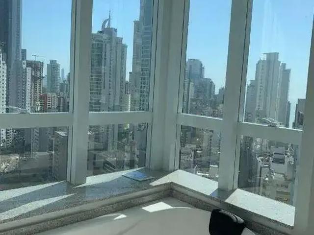 Apartamento para Venda em Balneário Camboriú/SC Centro 4 Quartos