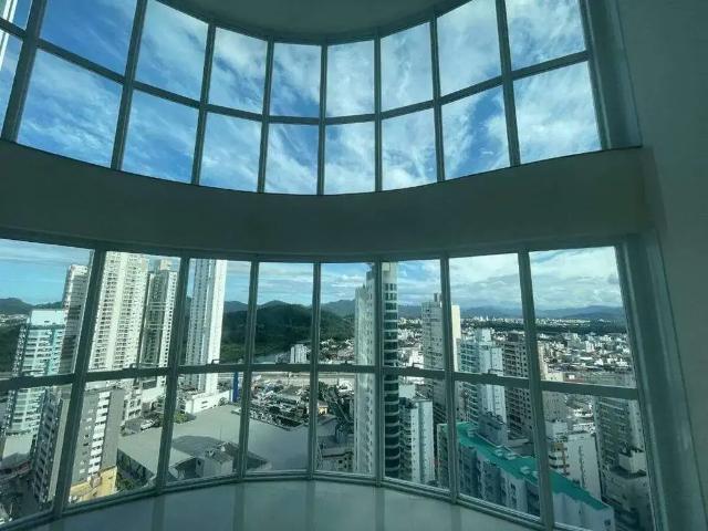 Apartamento para Venda em Balneário Camboriú/SC Centro 4 Quartos