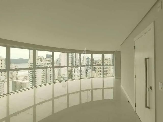 Apartamento para Venda em Balneário Camboriú/SC Centro 4 Quartos