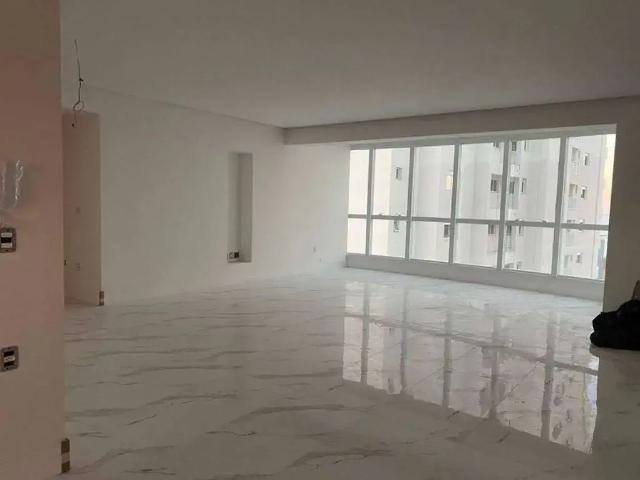 Apartamento para Venda em Balneário Camboriú/SC Centro 4 Quartos