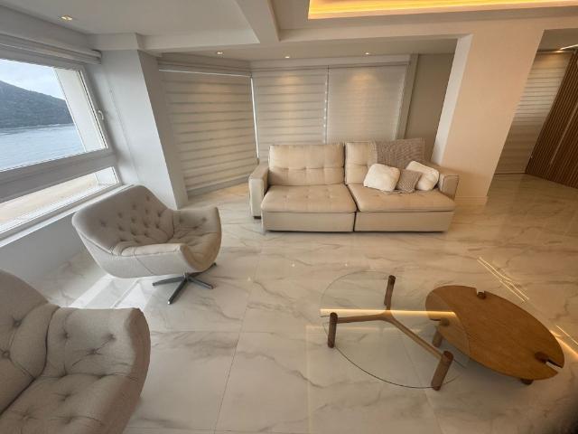 Apartamento para Venda em Balneário Camboriú/SC Centro 4 Quartos