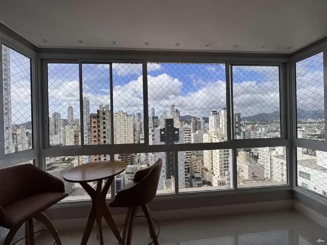 Apartamento para Venda em Balneário Camboriú/SC Centro 4 Quartos