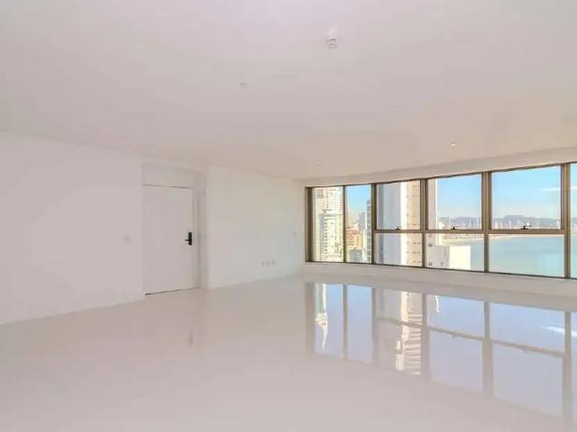Apartamento para Venda em Balneário Camboriú/SC Centro 4 Quartos