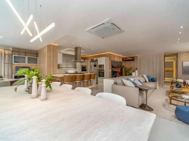 Apartamento para Venda em Balneário Camboriú/SC Centro 4 Quartos