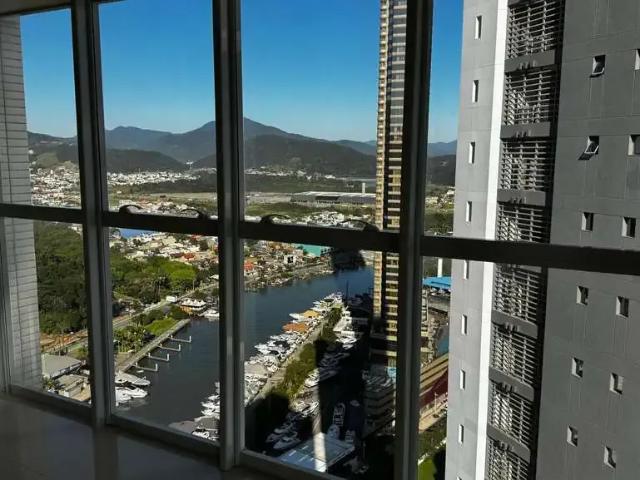 Apartamento para Venda em Balneário Camboriú/SC Centro 4 Quartos