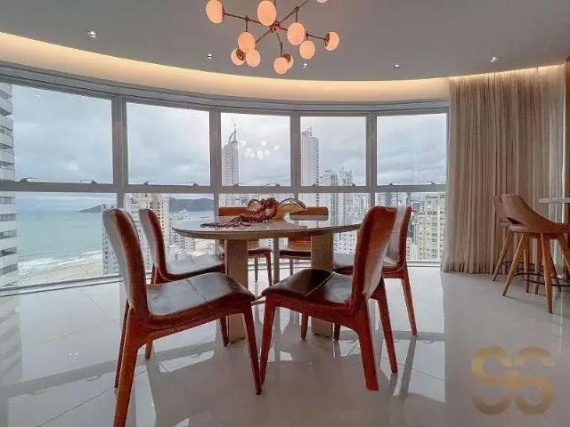 Apartamento para Venda em Balneário Camboriú/SC Centro 4 Quartos