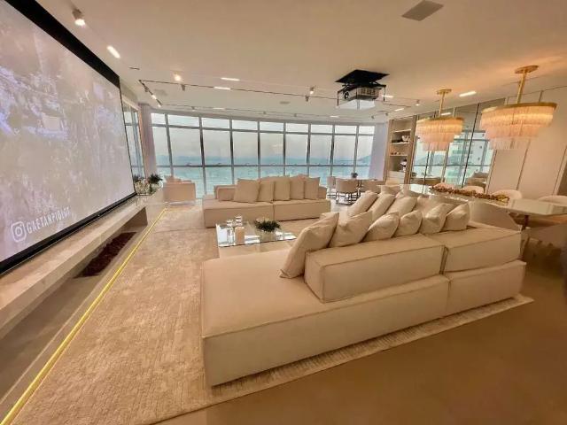 Apartamento para Venda em Balneário Camboriú/SC Centro 4 Quartos