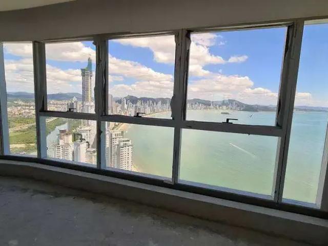 Apartamento para Venda em Balneário Camboriú/SC Centro 4 Quartos