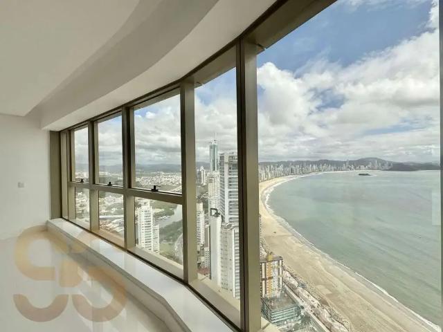Apartamento para Venda em Balneário Camboriú/SC Centro 4 Quartos