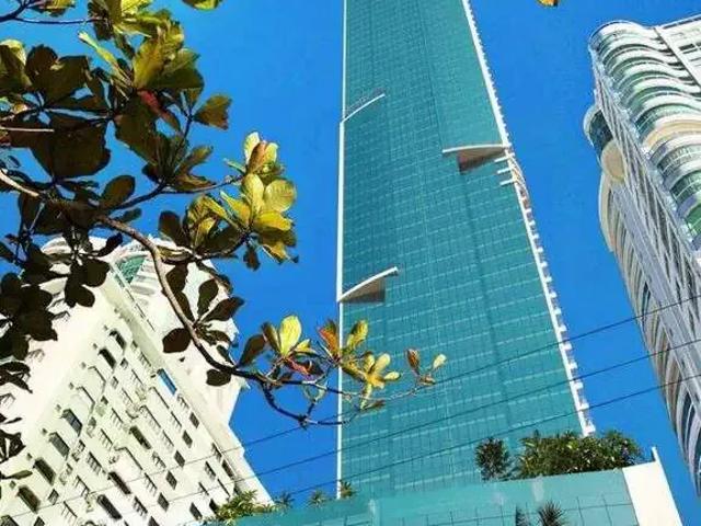 Apartamento para Venda em Balneário Camboriú/SC Centro 4 Quartos