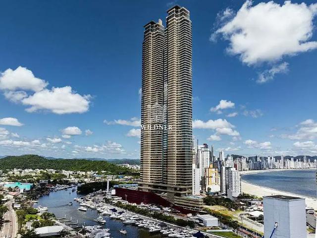 Apartamento para Venda em Balneário Camboriú/SC Centro 4 Quartos
