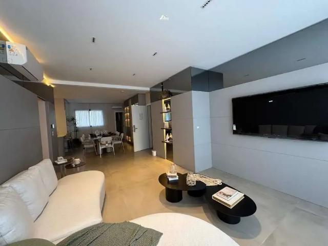 Apartamento para Venda em Balneário Camboriú/SC Centro 4 Quartos